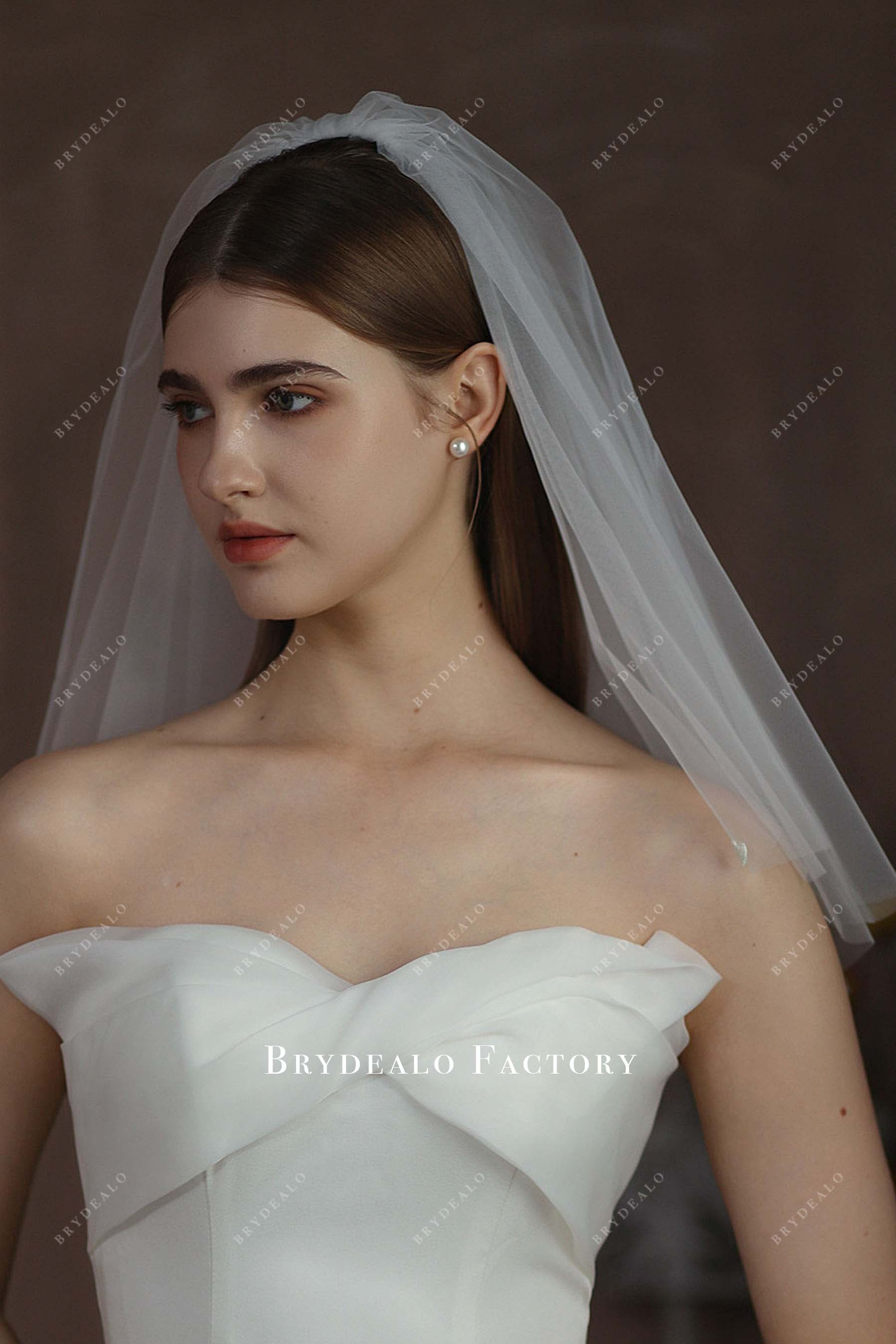 Pretty Heart-shaped Two Tier Raw Cut Short Wedding Veil