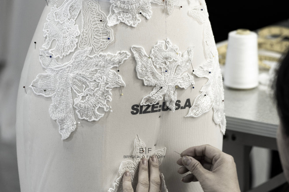 WHOLESALE CUSTOM WEDDING DRESSES & PROM FORMAL GOWNS