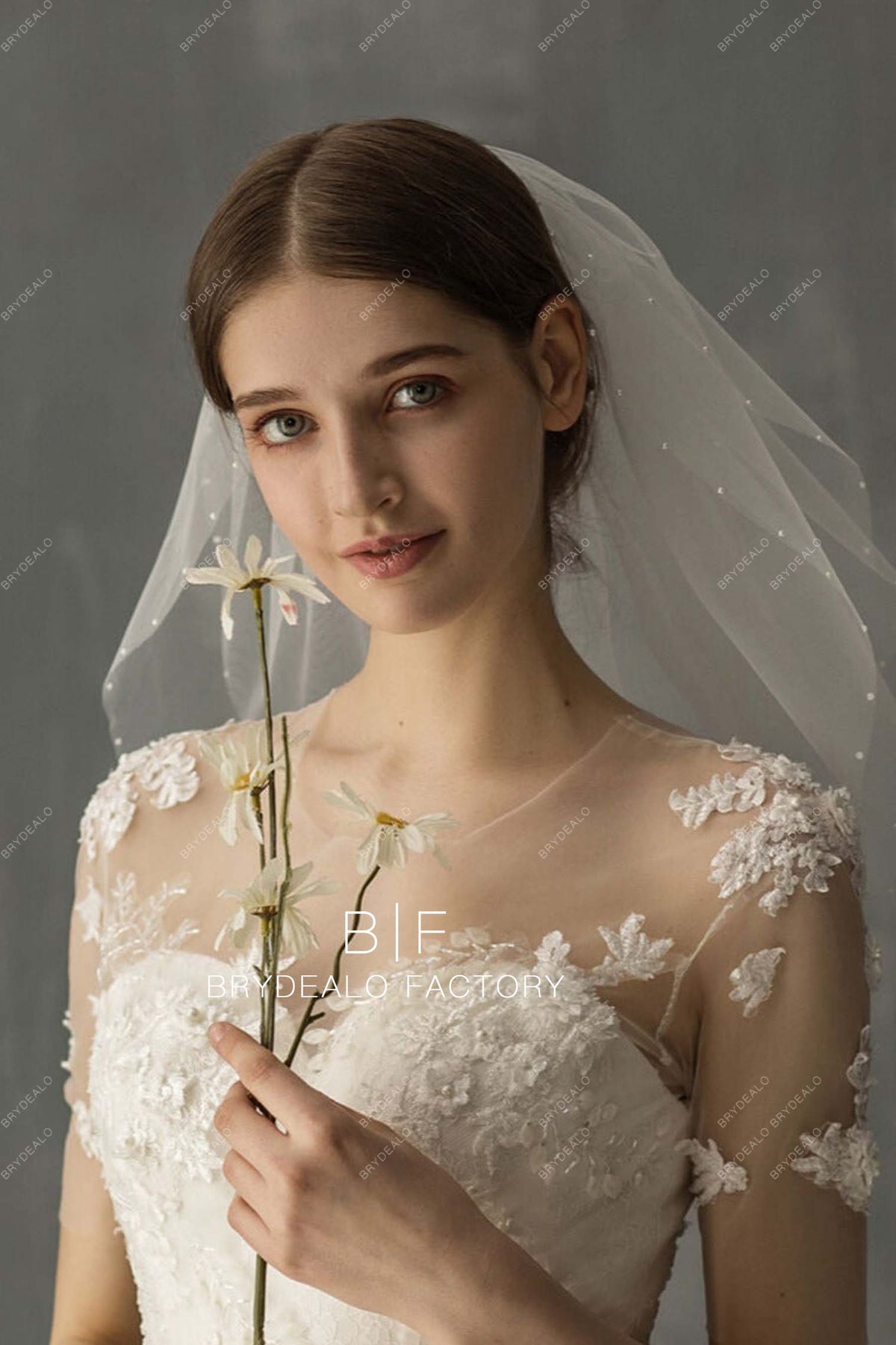 Pearls Shoulder Length Wedding Veil Short Tulle Bridal Headpiece